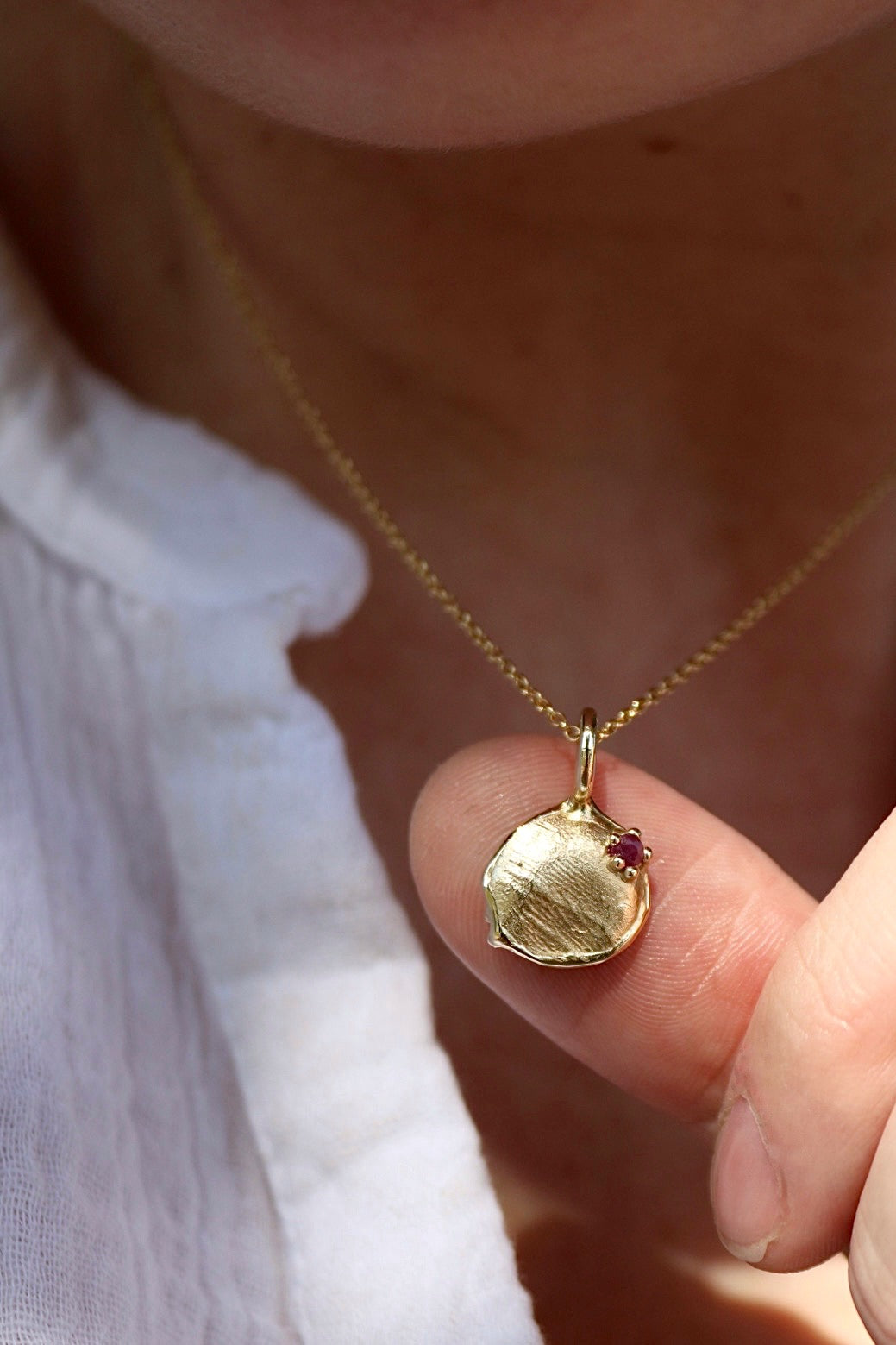 Fingerprints with Gemstones – Kirsty Lief