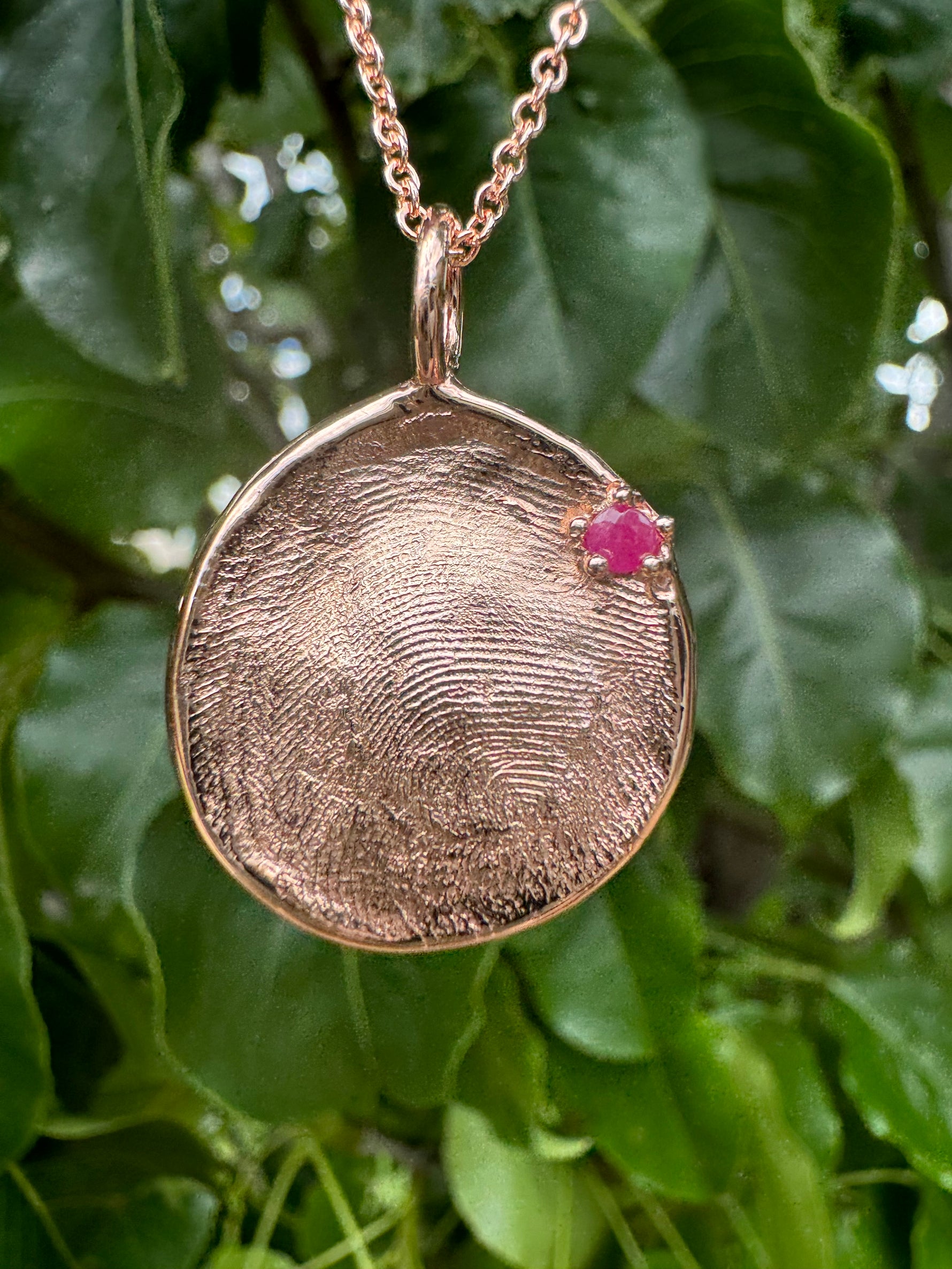 Fingerprints with Gemstones – Kirsty Lief